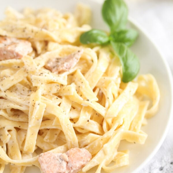 Crème Fraiche Salmon Pasta » The Fast Recipe Food Blog