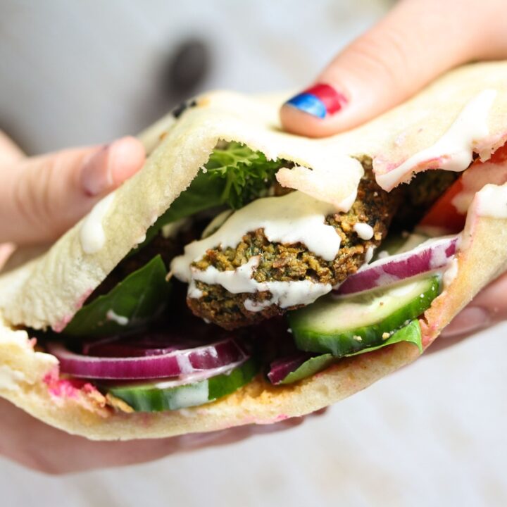 Falafel Sandwich (with Pita and Tahini Sauce) » thefastrecipe.com