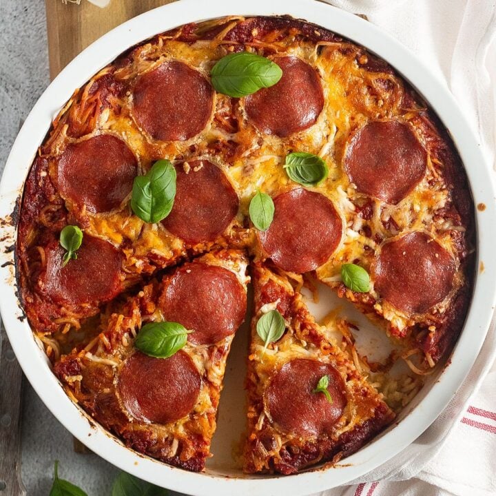 Easy Spaghetti Pizza Recipe – Pasta Meets Pizza » The Fast Recipe Food Blog