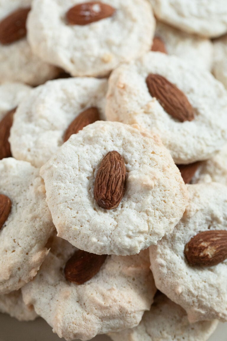Almond Macaroons – Chewy 5-Ingredient Cookies » The Fast Recipe Food Blog
